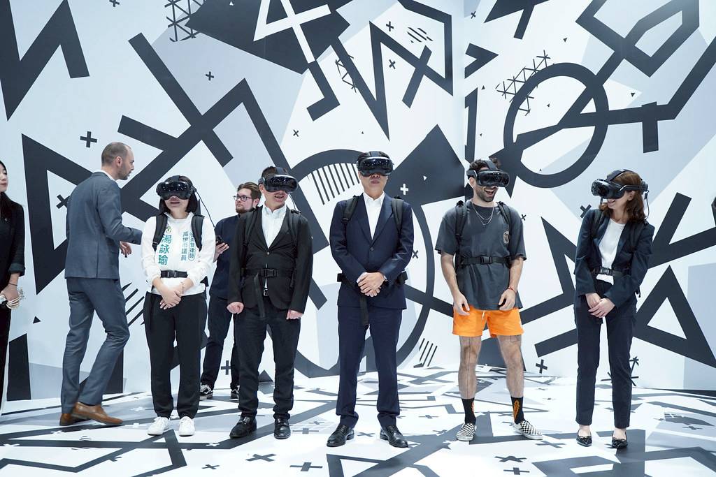 《永恆聖母院》世界巡迴首站！高市府與HTC攜手法國團隊打造穿越時空沉浸式VR之旅 | Zeek玩家誌 | LINE TODAY