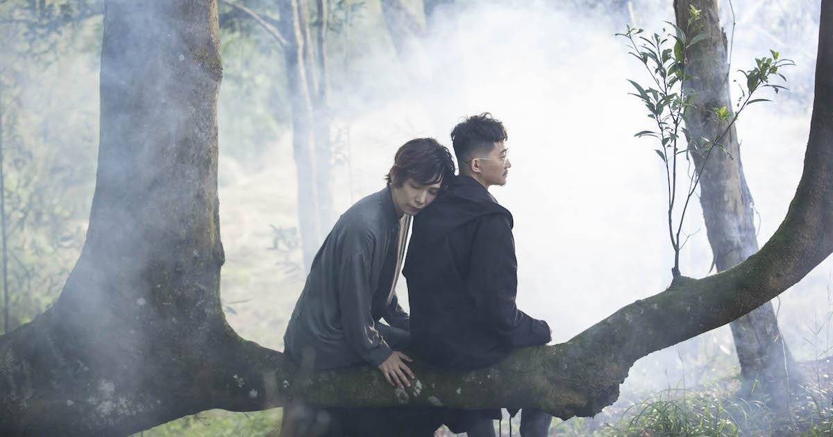 霧裡奔跑「像有活屍追」 Tizzy Bac拍MV拍到懷疑人生 | KKBOX | LINE TODAY