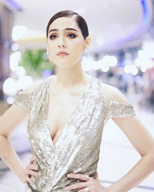 new18 | "ชมพู่" เมินคนเปรียบเทียบหลัง "ใหม่ ดาวิกา" เสียบพรีเซ็นเตอร์