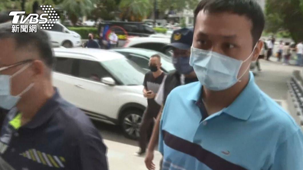 5億高中生墜樓亡！夏姓地政士父子首現身 6刑警陪同出庭 | TVBS | LINE TODAY