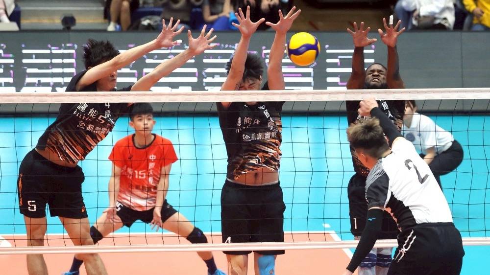 UVL》中原大學「在家」連莊 董事長張光正喜極而泣 MVP曾祥銘 | 敢動 | LINE TODAY