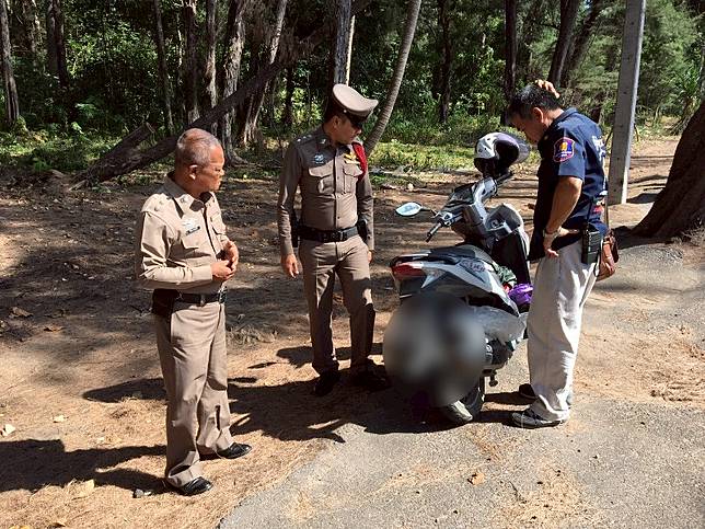 77kaoded | หนุ่มใหญ่ไปตกปลา ผงะ!!! พบศพ หนุ่มผูกคอเสียชีวิตในป่าข้างทาง