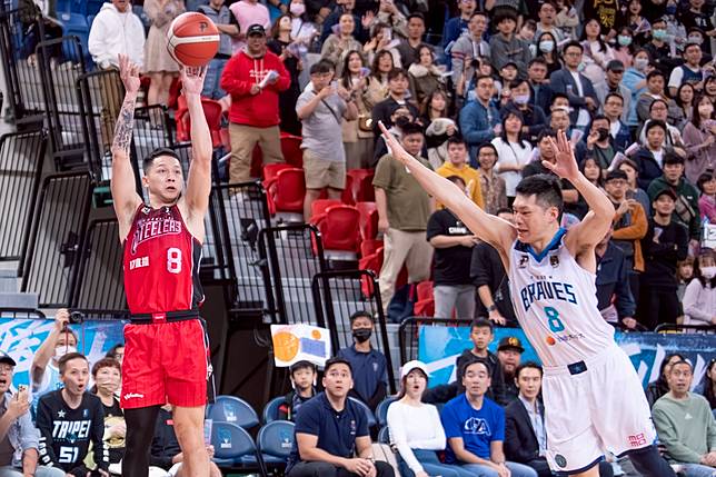 PLG》王律翔彈框三分球 邱大宗：是我撥進的 | TSNA | LINE TODAY