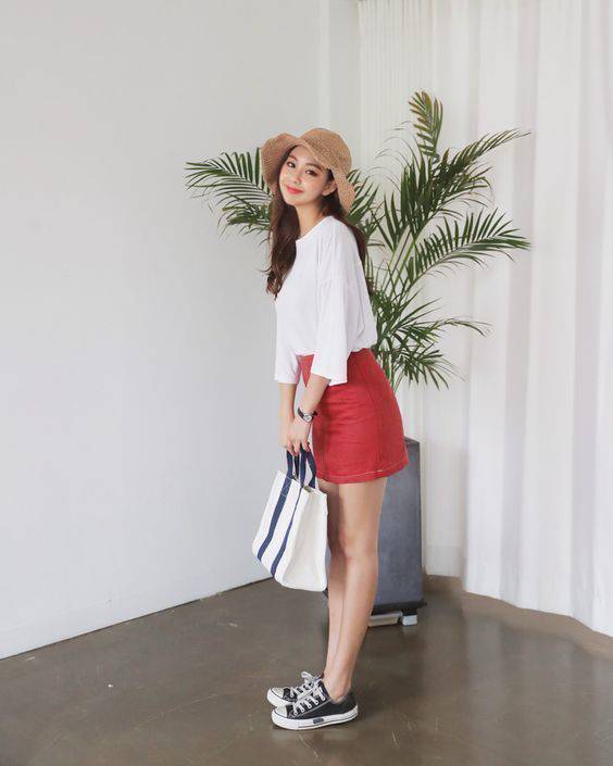 Spiceee.net | สีพื้นกำลังมา ! 26 ideasแมทช์ 'เสื้อแขนยาวสีขาว' ให้เข้ากับทุกลุค