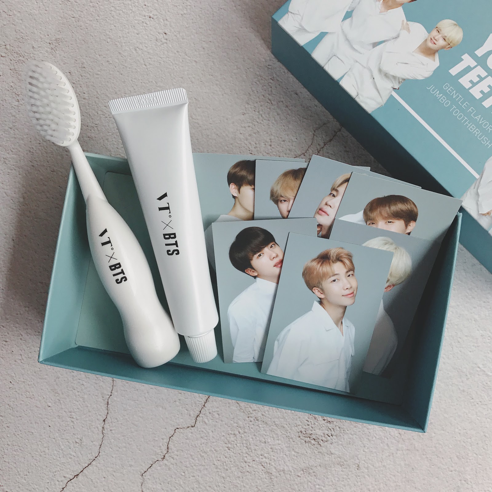 刷牙也不放過你，讓BTS防彈少年團陪你一起刷牙吧！ | LINE購物