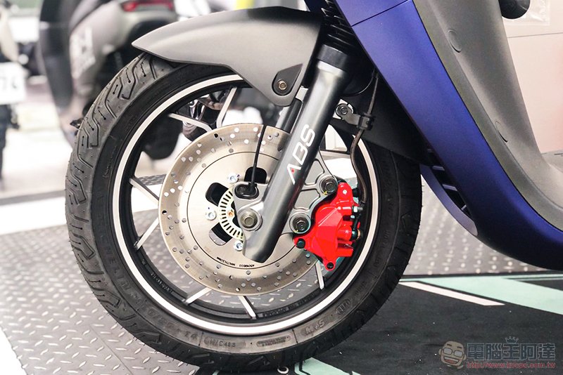 宏佳騰 Ai-1 Ultra ABS 試駕報告：CROXERA 6 讓你成為「零死角」帥哥 | LINE購物