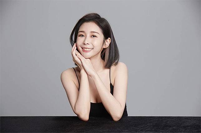 Albee死會了？種草莓痕跡曝 她1句認「上個月...」 | 民視新聞網 | LINE TODAY