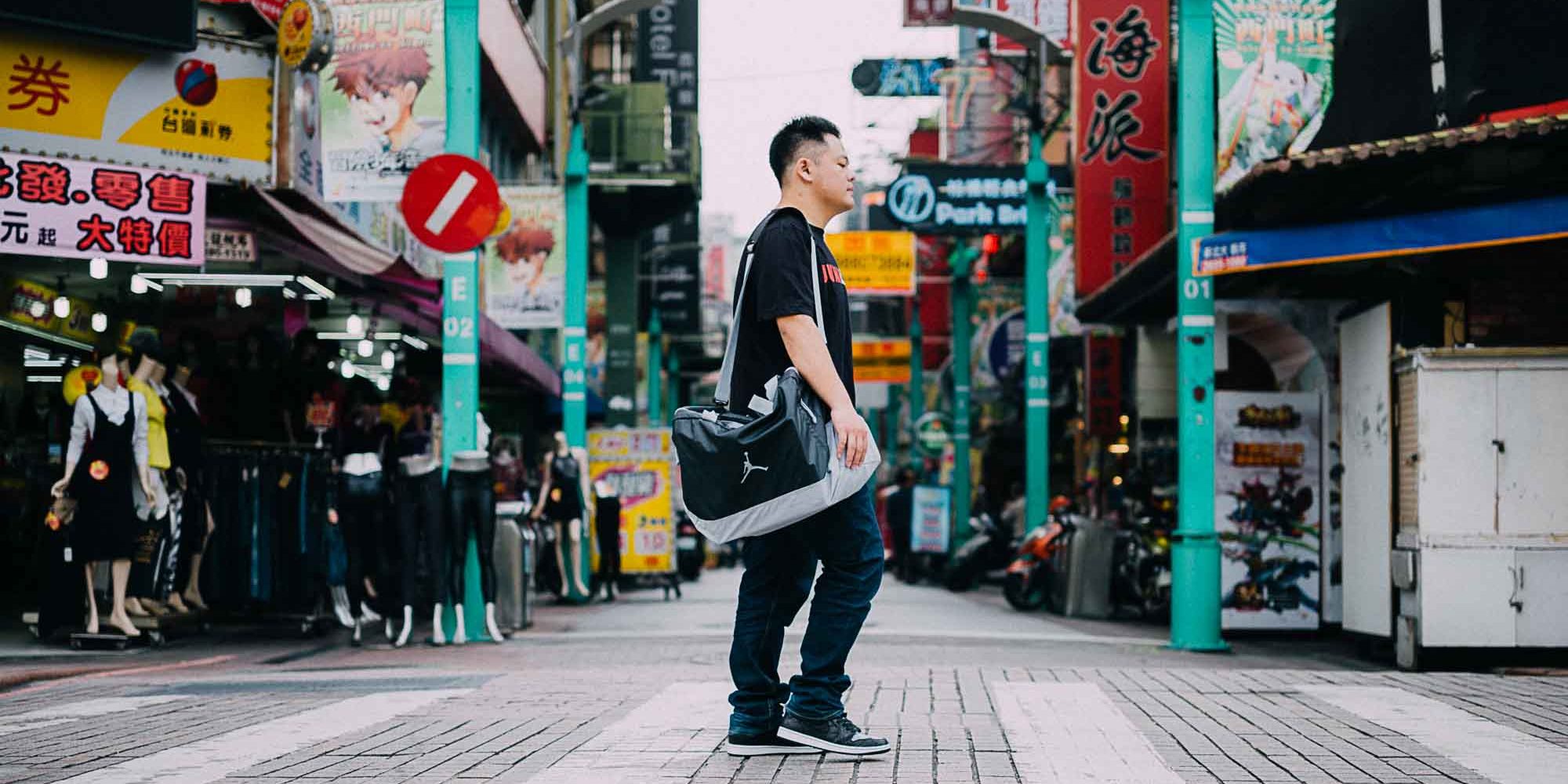 球鞋不是用來收藏的 / 收藏家 Carter Chua 的 Air Jordan 4 季節 - LINE購物