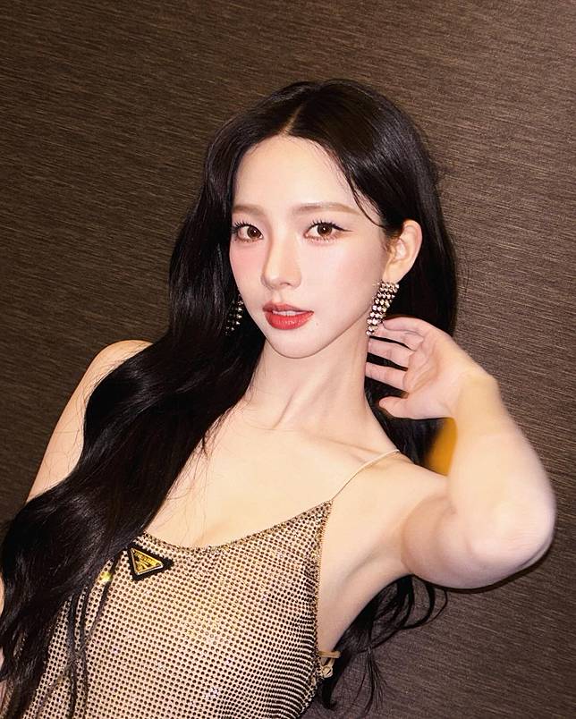 「人間 AI」aespa Karina 炫耀護理師親姐「比自己還要漂亮」網友：沒圖沒真相！ | COOL-STYLE潮流生活網 | LINE TODAY