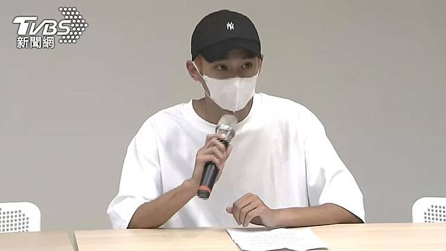 耀樂出面！哽咽控炎亞綸「2大罪狀」：強行放入當下秒驚醒 | TVBS | LINE TODAY