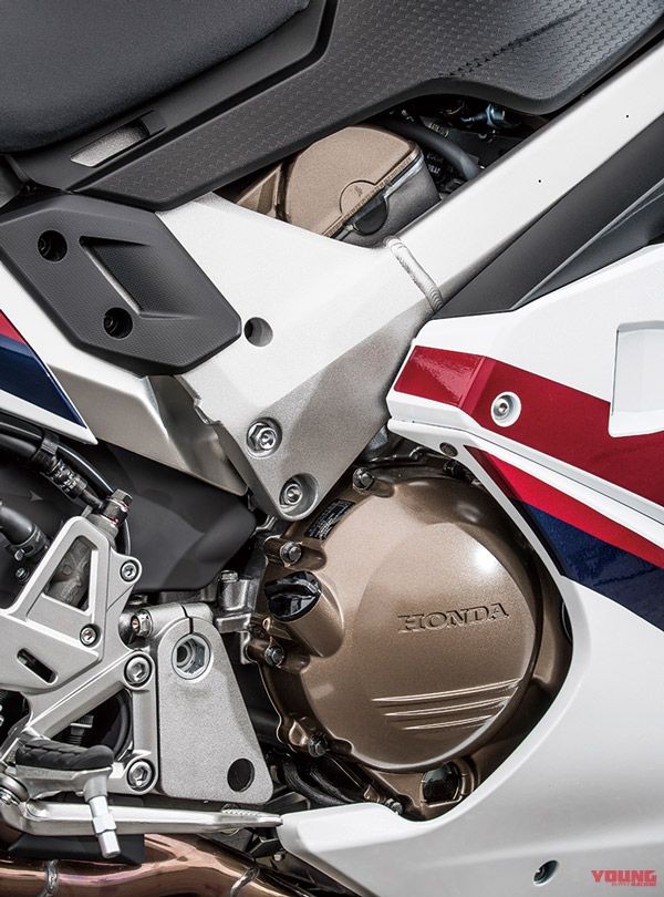 ホンダVFR800F [’22後期 新型バイクカタログ]：ついに生産終了発表!（WEBヤングマシン）