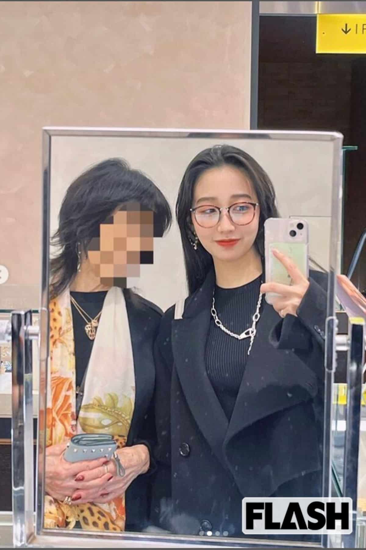 Cocomi「祖母とのツーショット公開」で気になる「もうひとりの祖母」キムタクの母は孫たちと疎遠状態に（SmartFLASH）