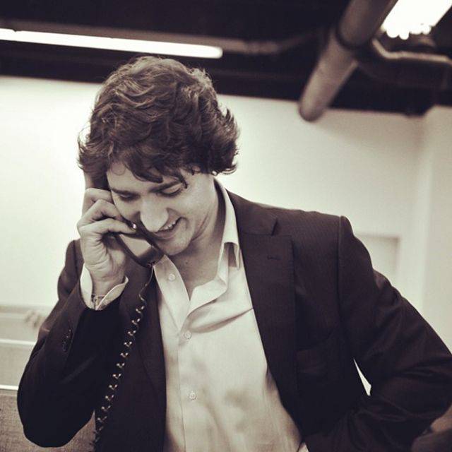 นายกรัฐมนตรีสุดหล่อ Justin trudeau ของดีประเทศแคนาดา ที่สาวๆ เห็นเป็น ...