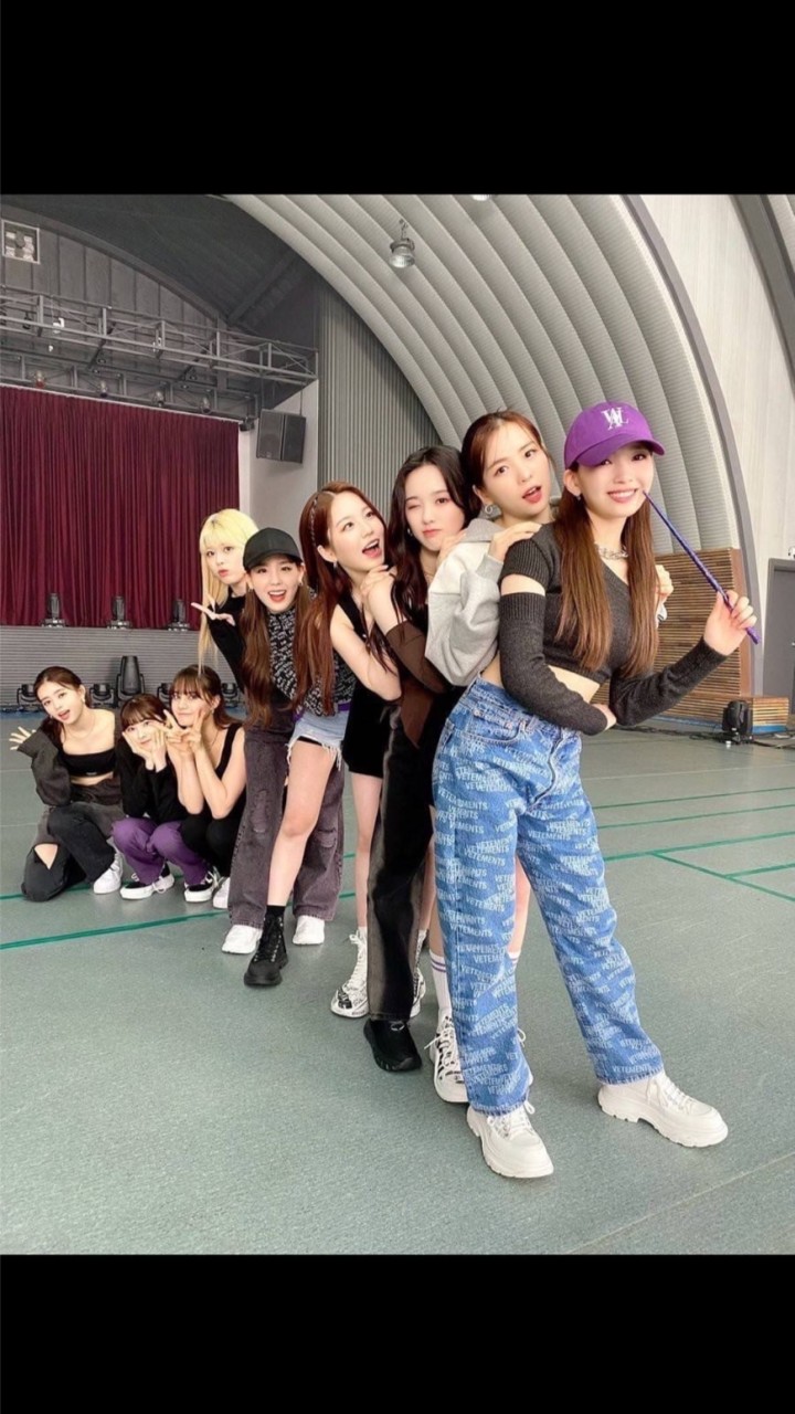 NiziU写真館 管理人