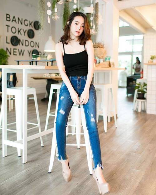 Ladyissue Magazine | รวมไอเดีย mix and match เสื้อกล้าม+กางเกงยีนส์ น้อยชิ้นแต่ชิคสุดๆ!