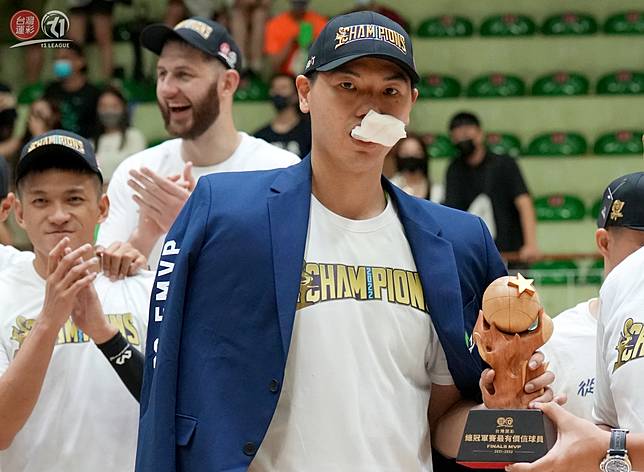 胡瓏貿奪冠軍賽MVP 海神首冠全家打折 | TSNA | LINE TODAY