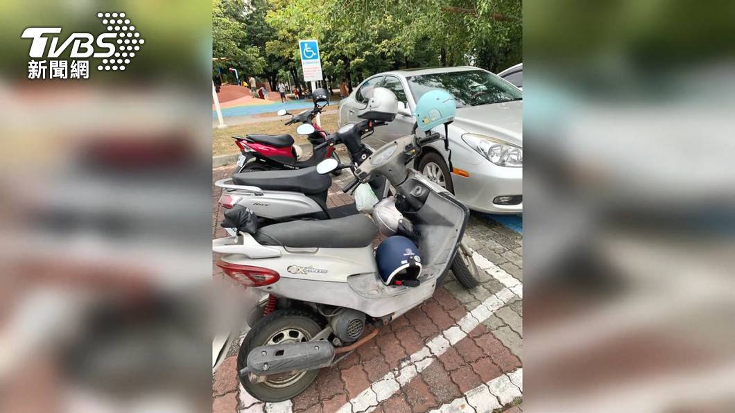 有人停我就停！身障車格旁槽化線 一台接一台停好停滿 | TVBS | LINE TODAY