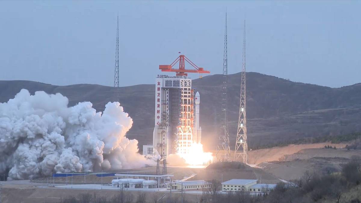 GLOBALink | China's rocket modified with solid strap-on boosters makes ...