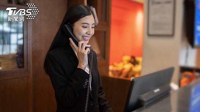 妹子住宿「秒問1事」！櫃台一聽傻了 內行讚：警覺性很高 | TVBS | LINE TODAY