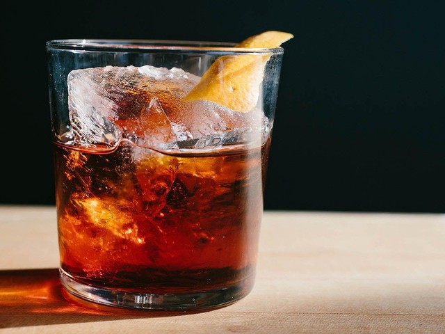 バーボンを使用したクラシカルなカクテル2選（Esquire（エスクァイア 日本版））