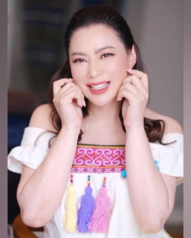 หน้าเหมือนใคร? บุ๋ม ปนัดดา เผยภาพลูกชายครั้งแรกชัดๆ | Jarm.com | LINE TODAY