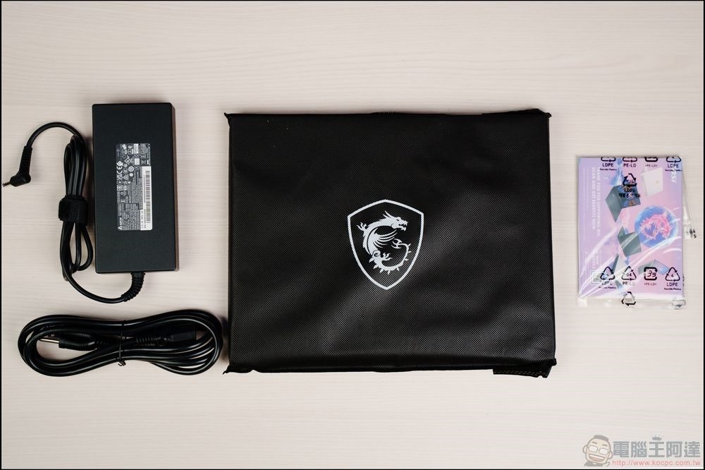 MSI Stealth 14 Studio A13V 開箱：搭載 RTX4060獨顯、僅有1.7公斤支援PD充電的全功能輕薄電競筆電 | LINE購物