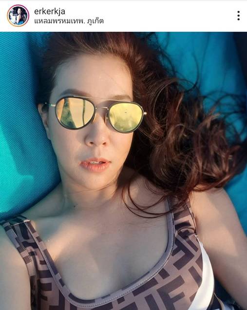 TrueID Entertainment | เต่งตึงดึ๋งดั๋ง! เอ๊ก พรหมพร ปล่อยทีเด็ด บิกินีเว้าสูงโชว์สะโพกสลาตัน