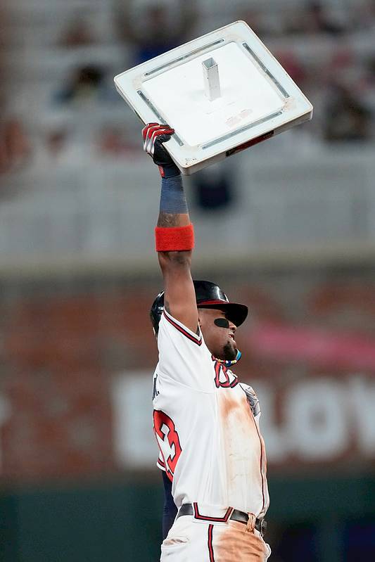 Acuna史無前例40轟70盜 勇士逆轉勝小熊 | TSNA | LINE TODAY