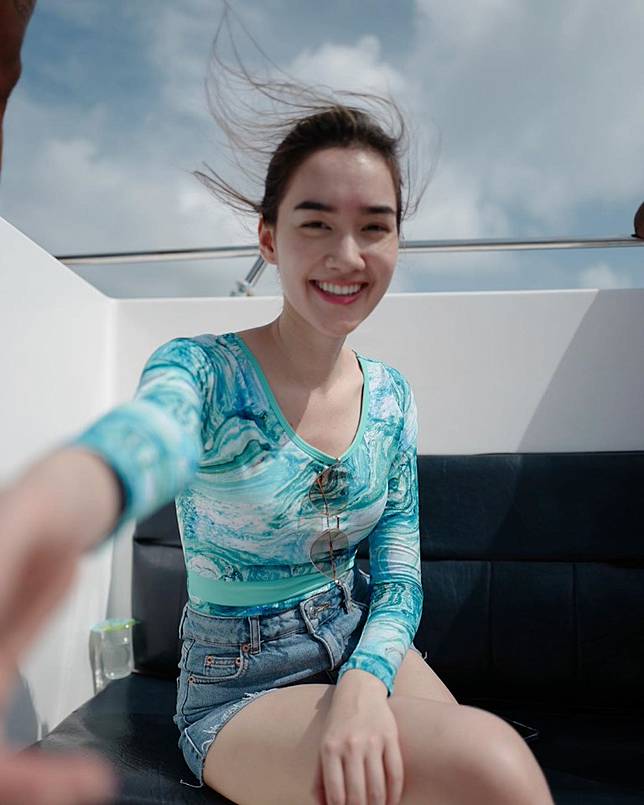 ไม่หวิวก็น่ามองได้... รวมดาราสาวเที่ยวทะเล กับชุดเล่นน้ำใสๆ น่ารักสิบๆๆ | UndubZapp | LINE TODAY