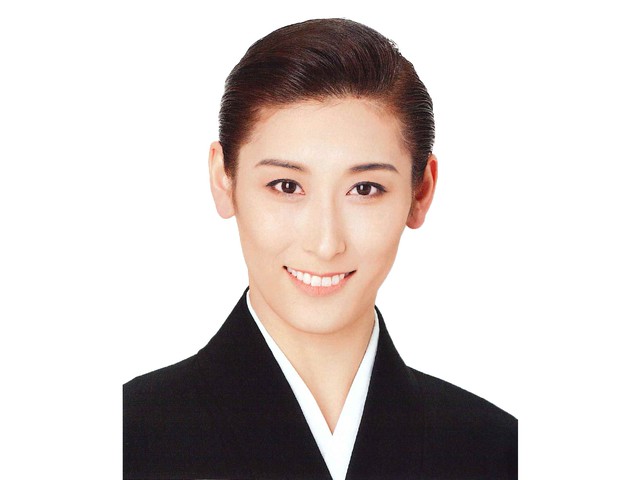 宝塚歌劇星組の博多座公演「me And My Girl」水美舞斗＆暁千星が役替わり出演（ステージナタリー） 