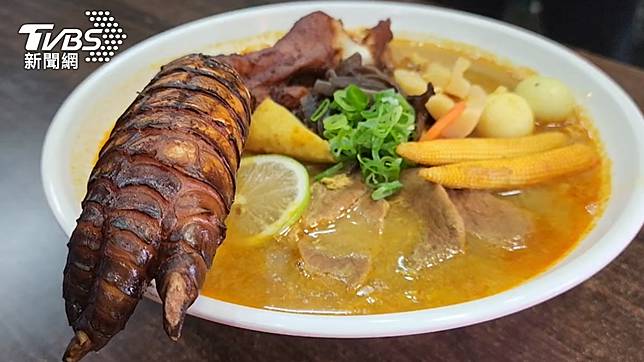 酷斯拉登陸？雲林「鱷魚拉麵」刷震撼 網友：嚇到吃手手 | TVBS | LINE TODAY