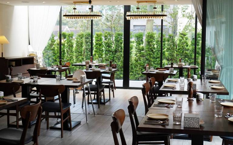 教父牛排前進林口 新品牌「Amber Hill」打造綠意庭院 餐點首推日本國產牛 | Styletc | LINE TODAY