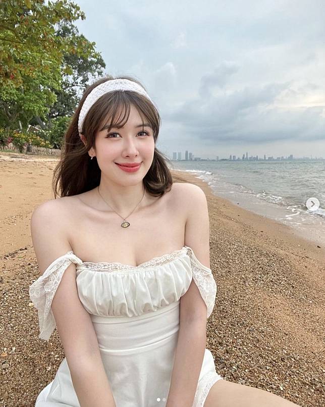 ดาราสาวสวยสุดฮอต ขาวออร่ามาก ลุคไหน ก็โดนใจ | Jarm.com | LINE TODAY