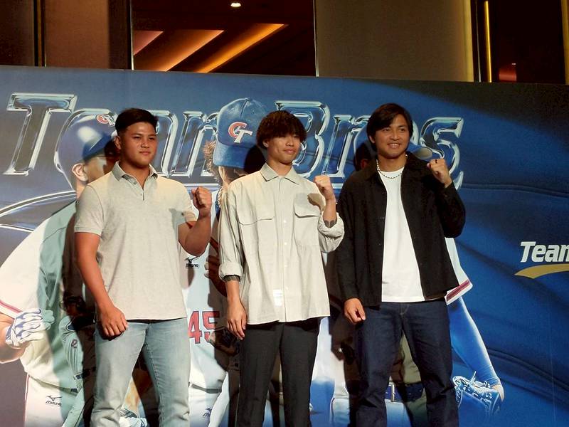 強化變化球位移 劉致榮想跟徐若熙請教變速球 | TSNA | LINE TODAY