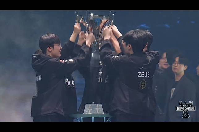《英雄聯盟》T1 直落三擊敗 WBG 成為 S13 世界冠軍，LCK 中路傳奇 Faker 個人第四冠入手 | 上報 | LINE TODAY