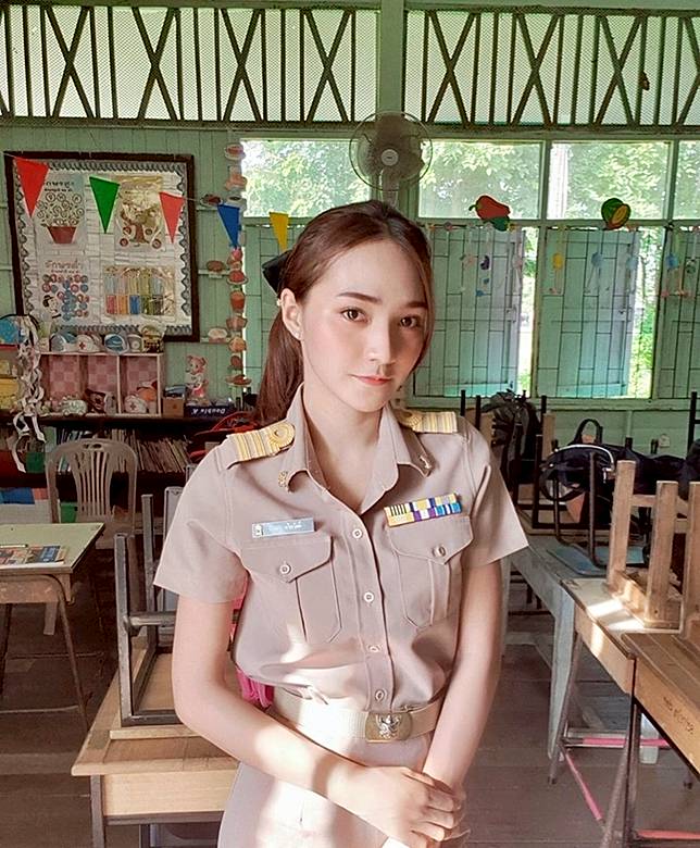 Campus Star ทำความรู้จัก คุณครูคนสวย จากคลิปดัง ไอเดียน่ารัก ให้นักเรียนเลือกวิธีทักทายก่อน