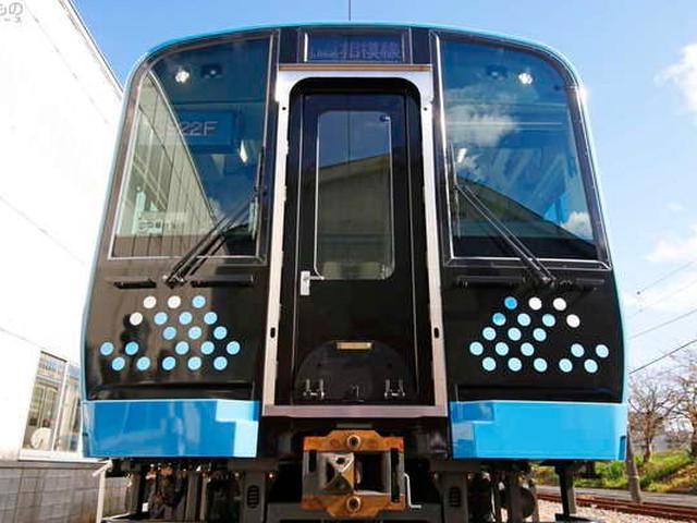 JR相模線30年ぶりの新型車両「E131系」公開 初の4両編成（乗りものニュース）