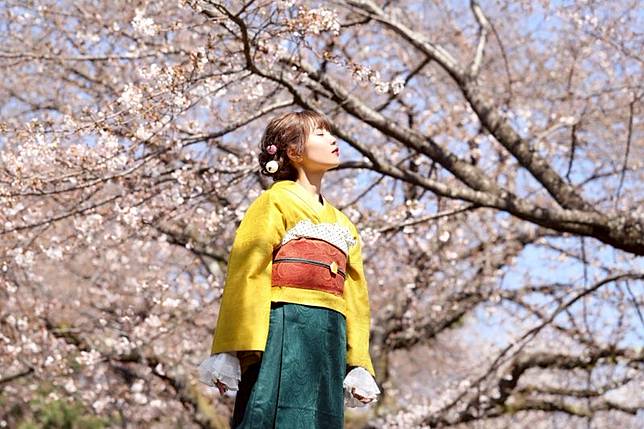 ผลงาน Cover Yume To Hazakura โดย Singing Cosplayer Hikari ติดชาร์ต J