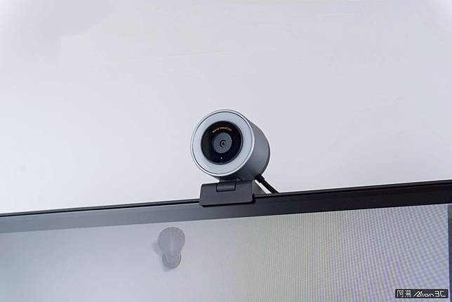 "Unboxing" BenQ ideaCam S1 Pro - A versatile webcam that can take ...