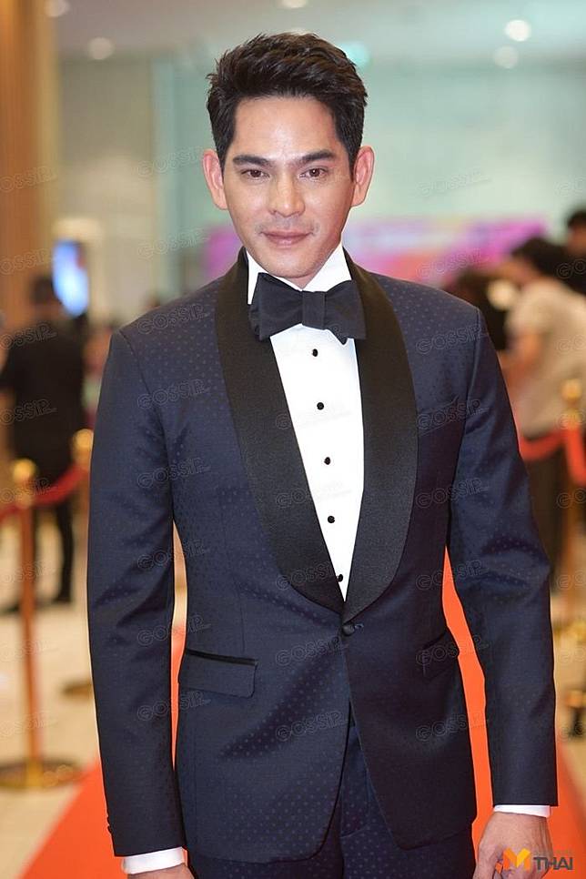 MThai.com - Gossip | ใครปังใครแป้ก" ! พรมแดง สยามดารา ร้อนฉ่า!! ซุปตาร์ ...