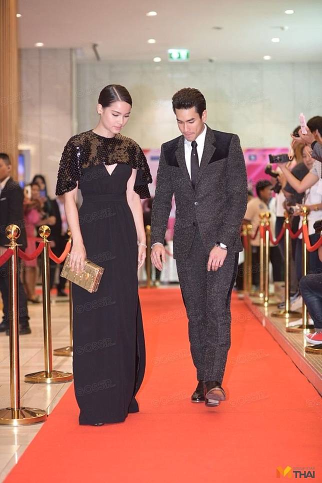 MThai.com - Gossip | ใครปังใครแป้ก" ! พรมแดง สยามดารา ร้อนฉ่า!! ซุปตาร์ ...