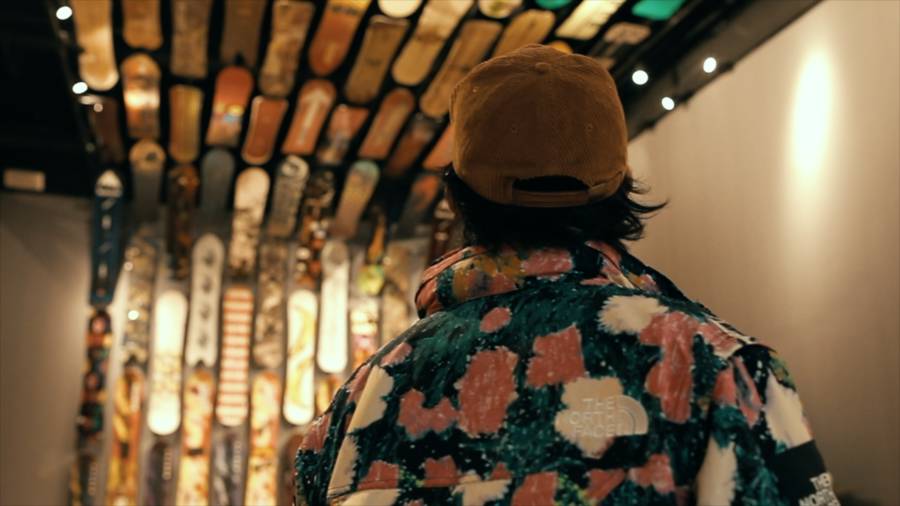 Feature: A vlogger creates 'snowboard universe' in hot Shanghai ...