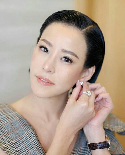 Ladyissue Magazine | รวมลุคแต่งหน้าสไตล์สวยหรูดูแพง แต่งแล้วสวยสุดๆ!