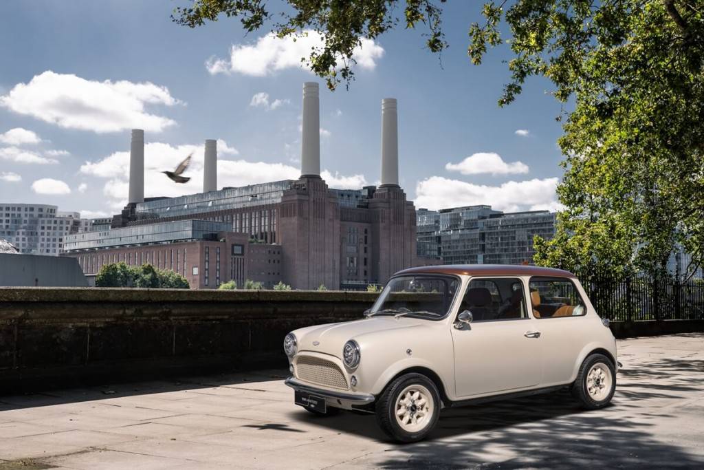 David Brown Automotive推出純電改造Mini eMastered，並且重量沒有增加 | CarStuff人車事 | LINE TODAY