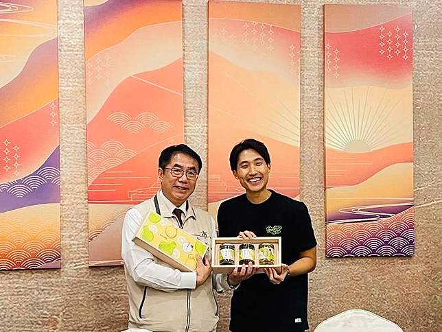 新加坡大胃王Youtuber Zermatt Neo來臺南體驗在地小吃 吸引新加坡遊客探索台南美食 | 勁報 | LINE TODAY