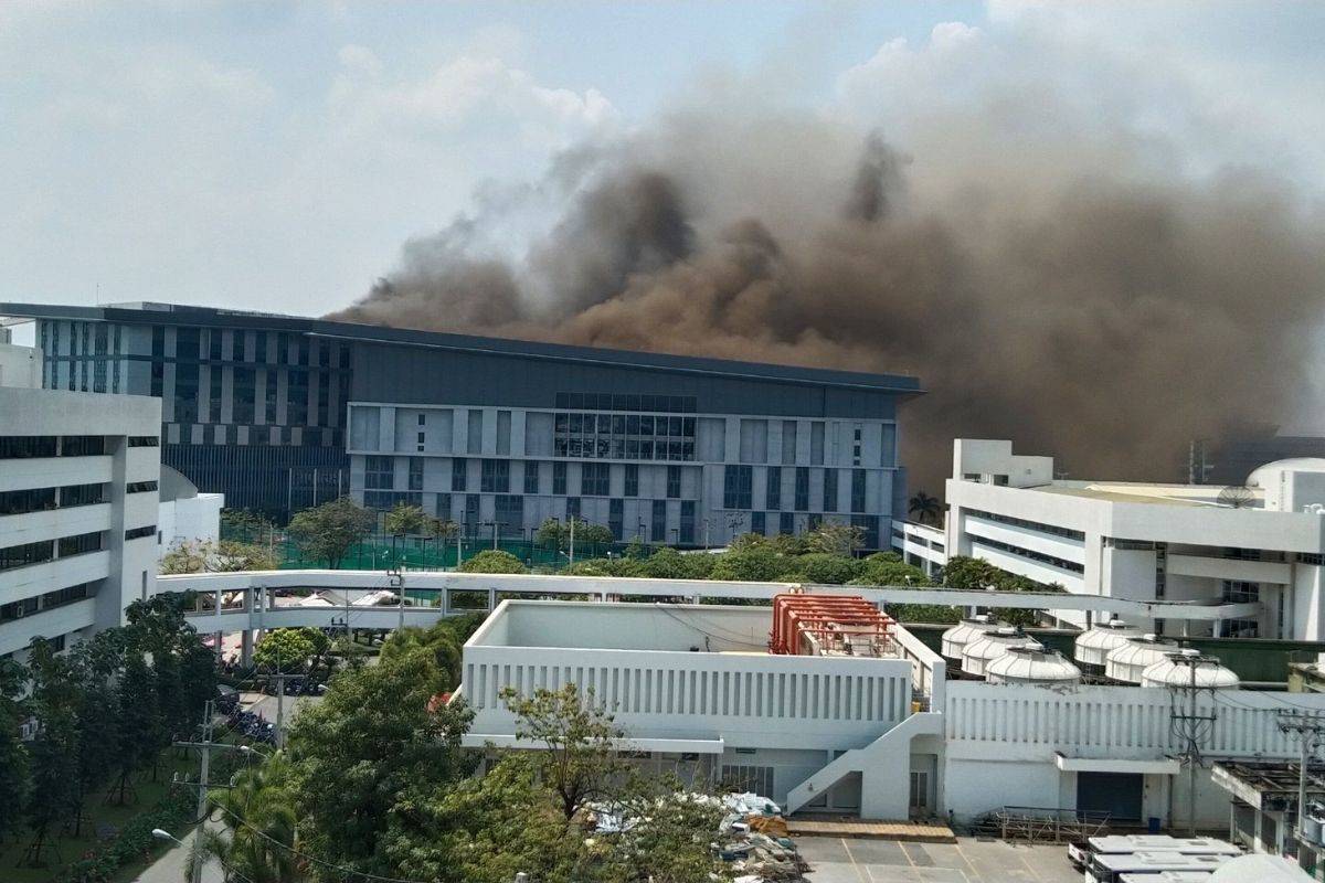 ไฟไหม้ ตึก CAT Telecom แจ้งวัฒนะ เร่งตรวจสอบรายละเอียด | ประชาชาติ ...