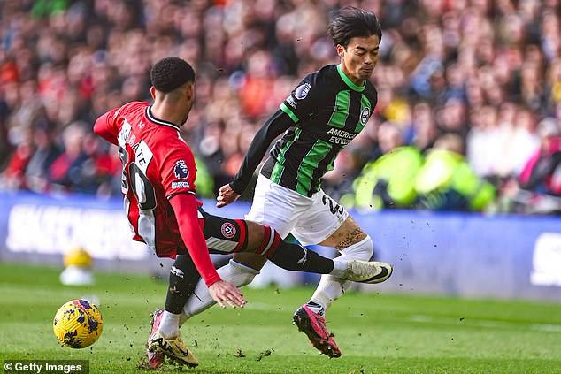 หลังดาบคู่เชื่อ โฮลเกตเสียบ 'มิโตมะ' ขาวสะอาด | Soccersuck | LINE TODAY