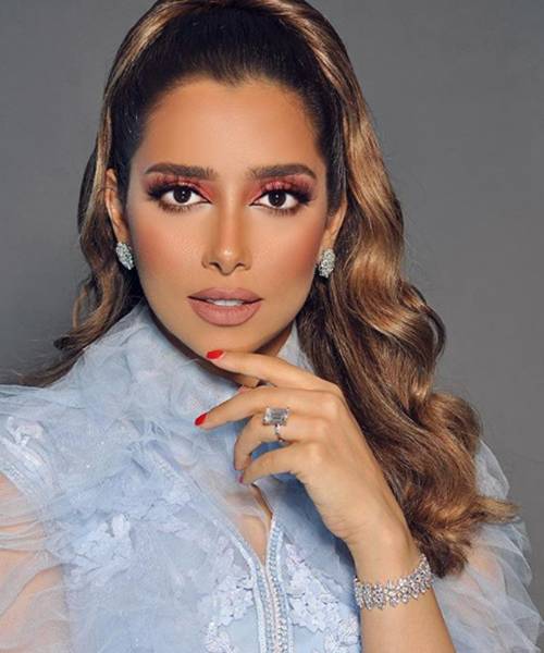 Ladyissue Magazine | ตะลึง! เมื่อสาวอาหรับลุกขึ้นแต่งตัว สวยหรูและดูแพงสุดๆ