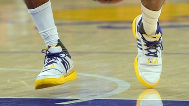 選手實著 / Nick Young 著用 adidas TS Lightswitch Gil II Zero ’Gilwood’ - LINE購物