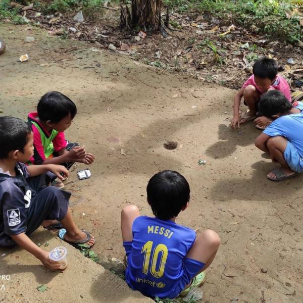 Permainan Kelereng : Cara Bermain Dan Manfaatnya Bagi Anak